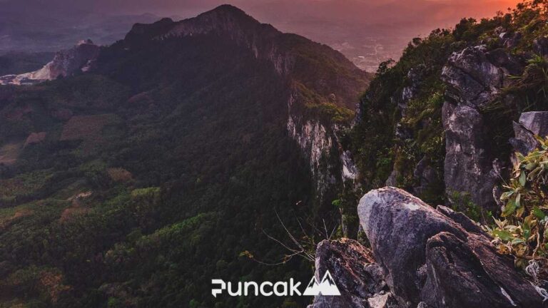 Hiking, Air Terjun & View Cantik? Semua Ada di Gunung Pulai!